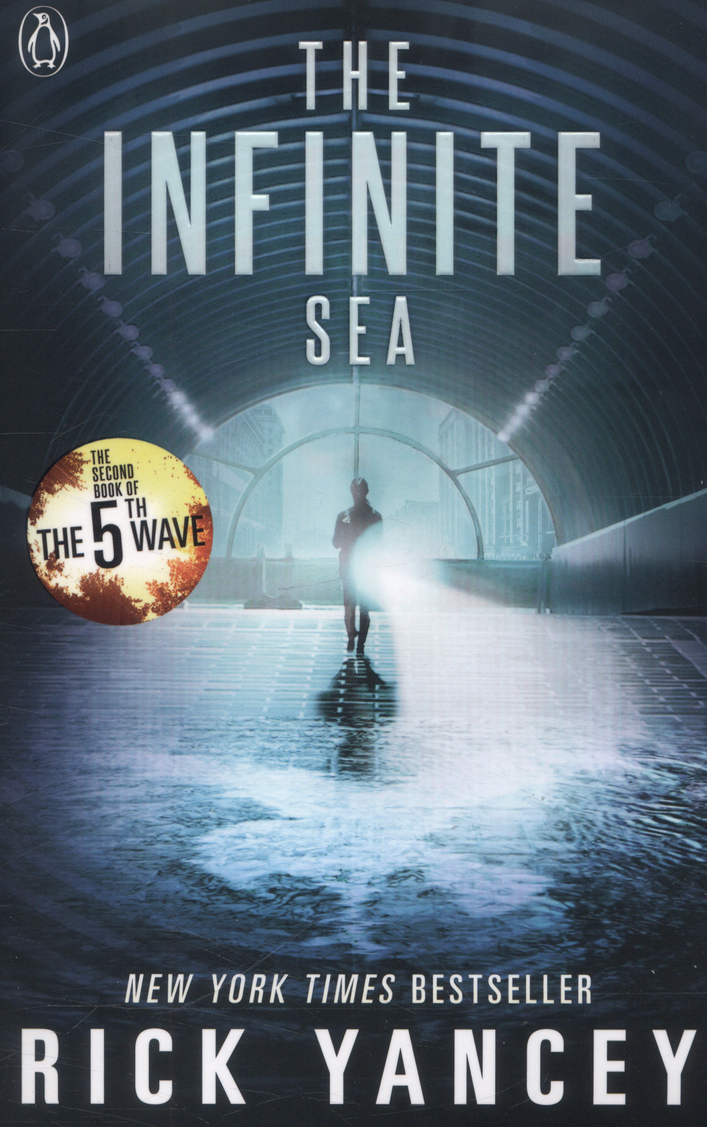 The 5th Wave: The Infinite Sea (Book 2) by Yancey, Rick (9780141345871 ...