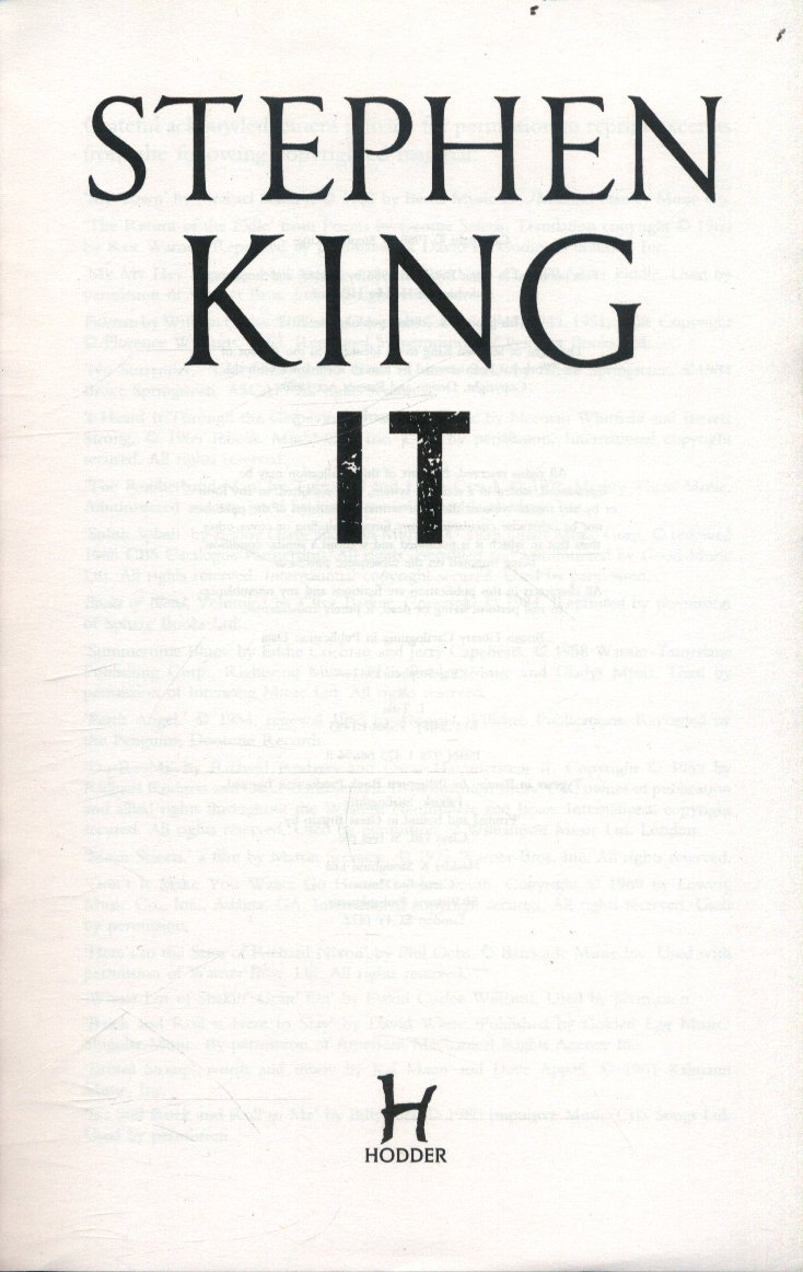It : The classic book from Stephen King with a new film tie-in cover to ...